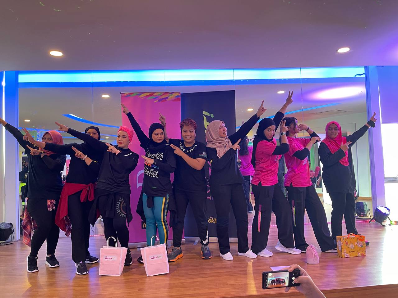 Najwa Latif Cantik Dengan Gaya Simple, Layak Digelar Beauty With Brain ...