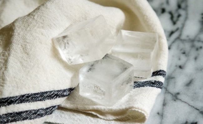 Kiub Ais Gantikan Alat Solek, Ini Cara Kilat Nak Jadikan Kulit Glowing